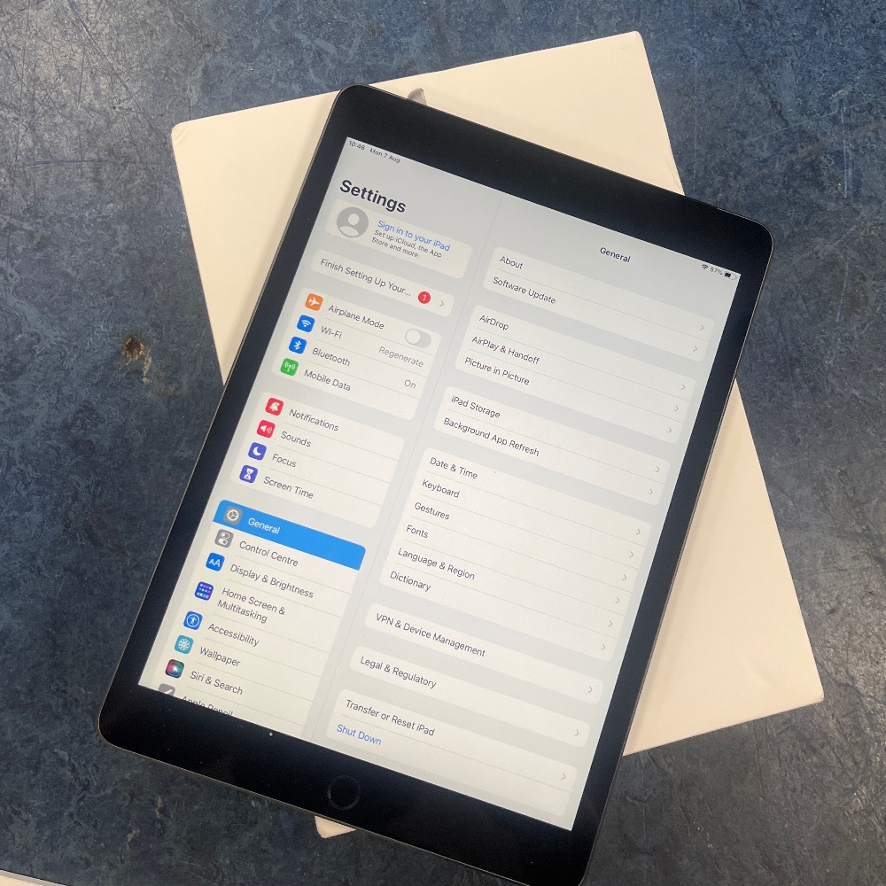 Pre-owned Apple ipad 9th gen mk473b/a boxed - Own4Less